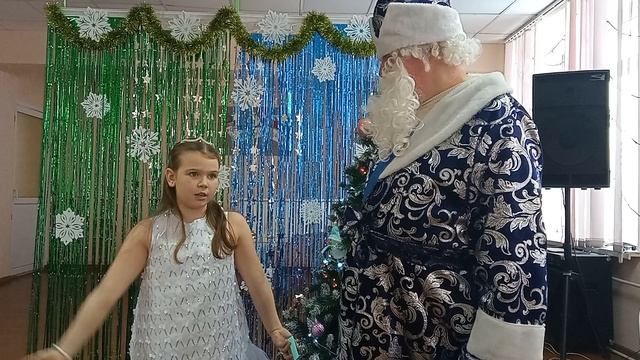 1 место - Андреева Анастасия, 8 лет (РСШ № 2) / О. Ребрикова "На ёлку"