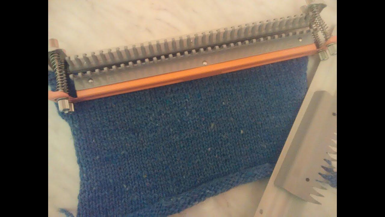 Вязальная машина Ивушка. вязание гладью.