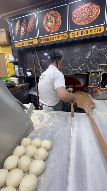 Турецкая кухня – это вкусно, бывает и остро, пробуем, смотрим как готовят.