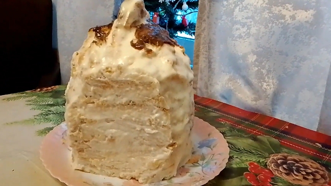 Очень вкусный сметанный торт. Стряпаем легко, просто и экономно