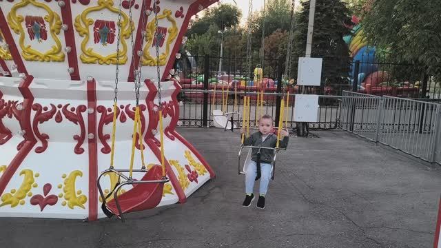 Смотреть видео онлайн - лучшие видео - Цепи для детей Парк