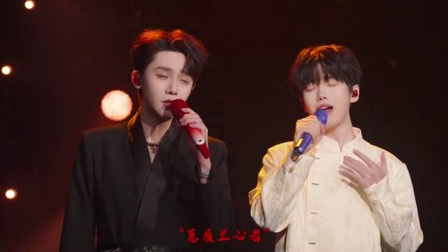 Декламатор: 峰峰疯了Фэнфэн. Певец: 夏小夏 Ся Сяося. China/Китай