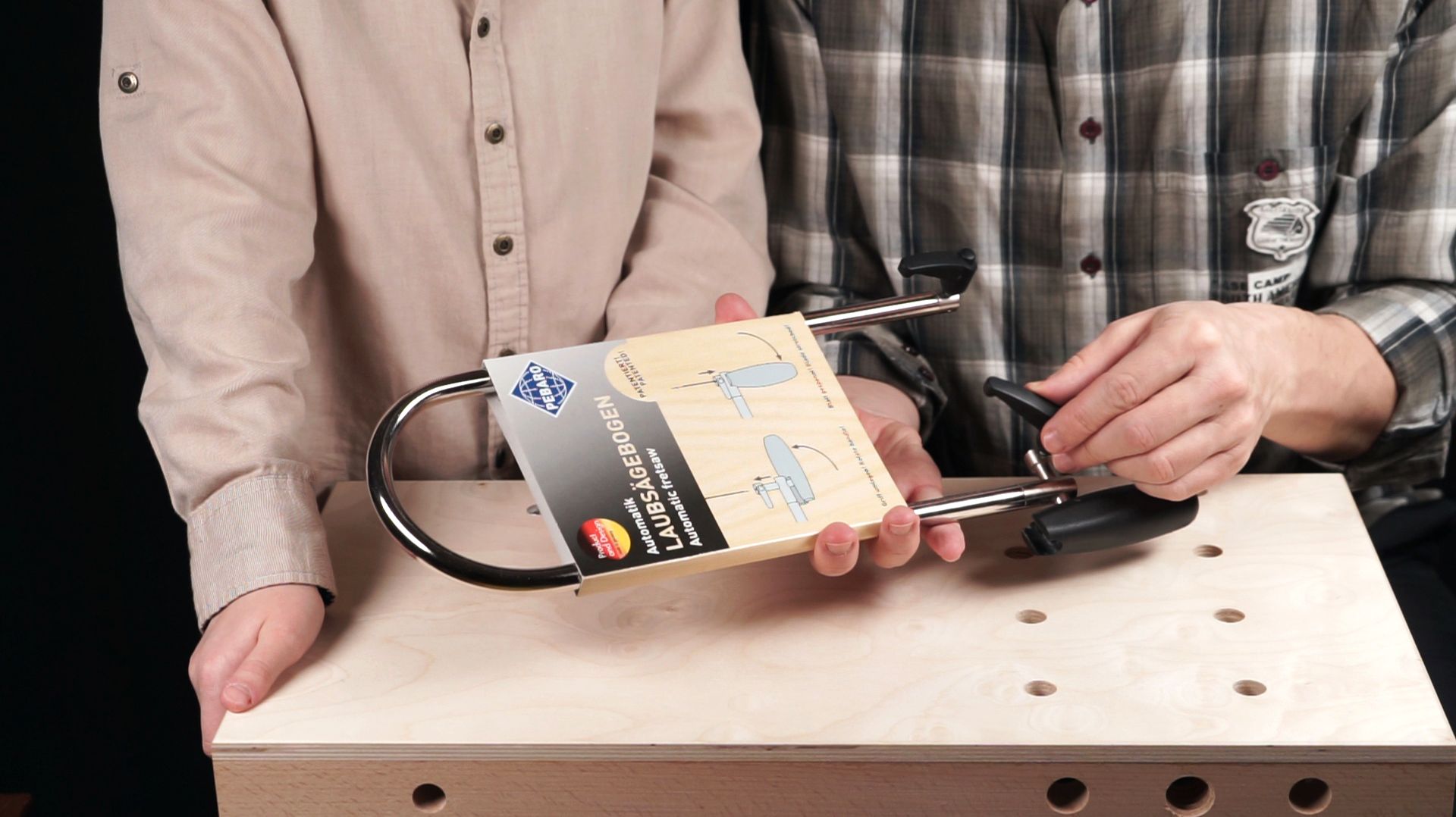 Обзор профессионального ручного лобзика 790 с зажимами от Pebaro