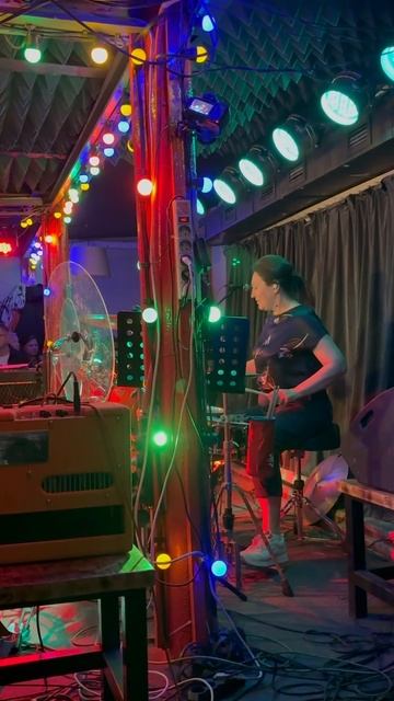 Барабаны. Выступление ученицы музыкальной школы Sing & Play