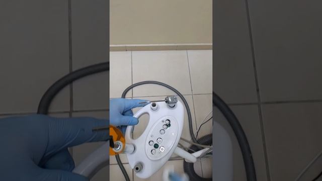 Ремон панели ассистента на стоматологической установке.