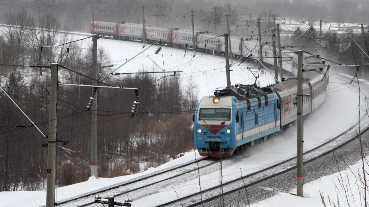 Сдвоенные и обычные поезда. Перегон Сосновка - Кизнер Горьковской железной дороги
