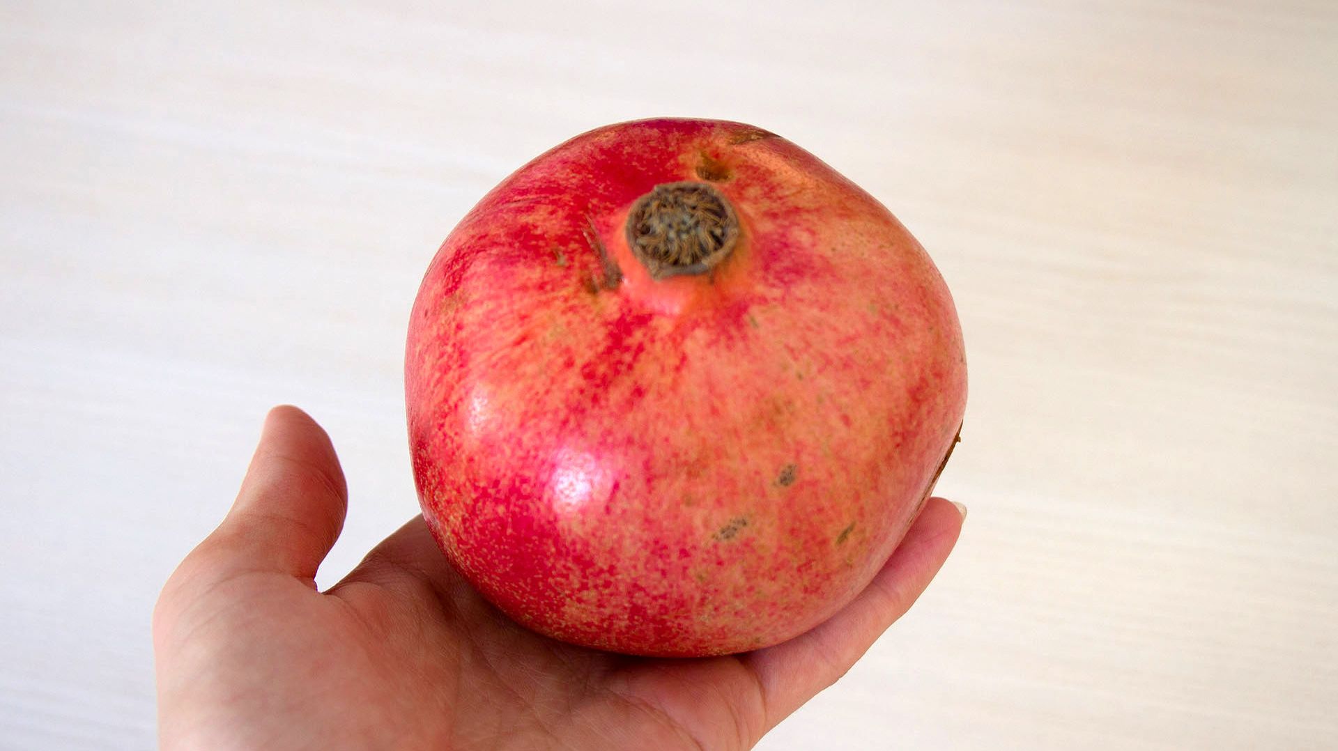 Взяли гранат и сделали зимний фруктовый букет. Букет из граната. Поделки и подарки своими руками.