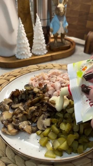 Салат «Снежные сугробы»  Рецепты салатов Новогодние рецепты