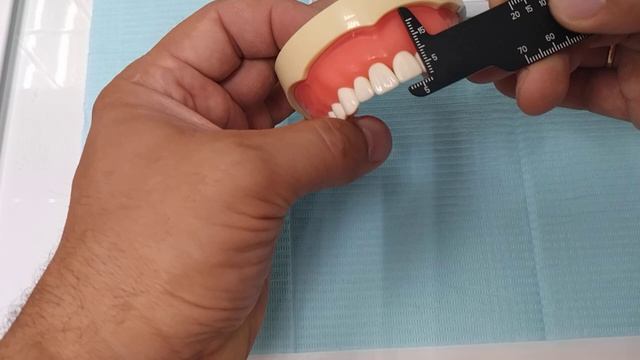 Линейка стоматологическая.