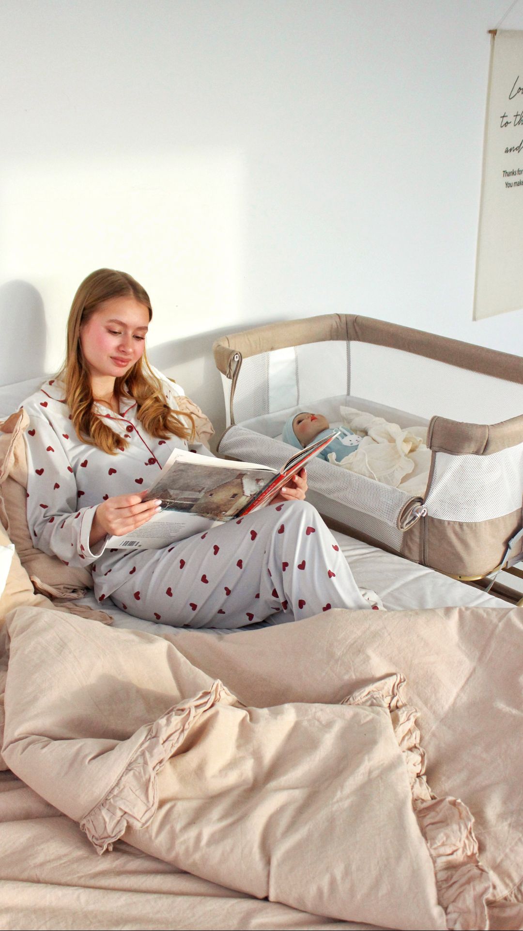 Приставная кроватка для новорожденных ARIA от бренда Farfello