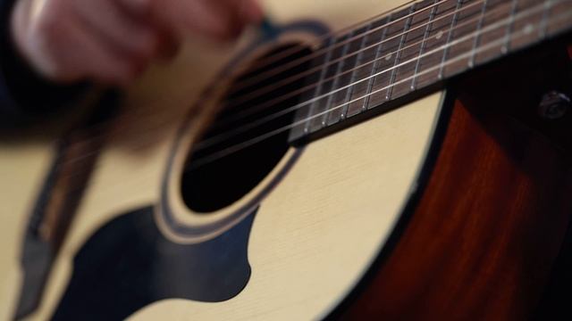 Максим Жолобов - "Пусть падает снег"