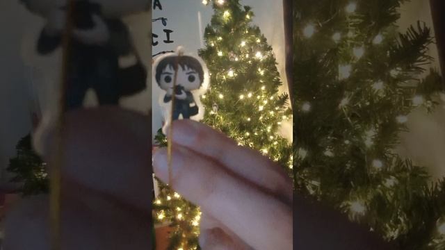 наряжаю ёлку .. но в стиле осд!!