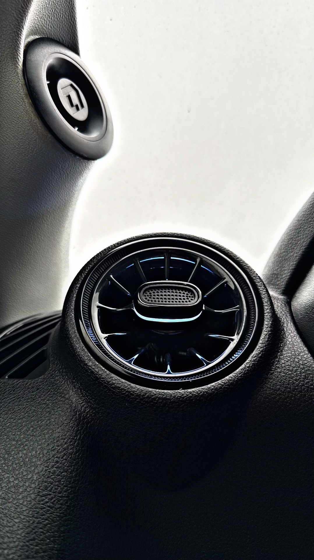 Установка AMG дефлекторов в Ладу Гранту “Пломбир”