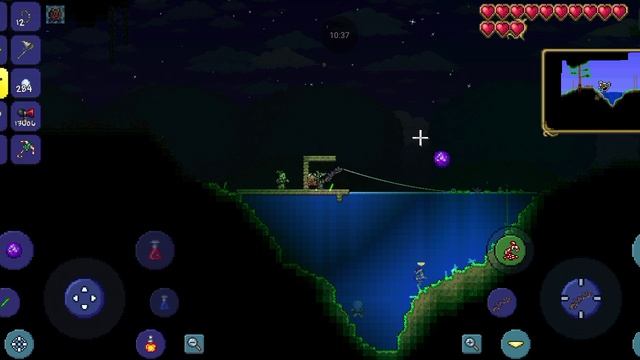 Рыбачу в озере на поверхности