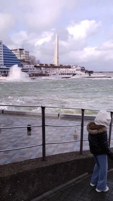 Шторм в Севастоле 29/12/225