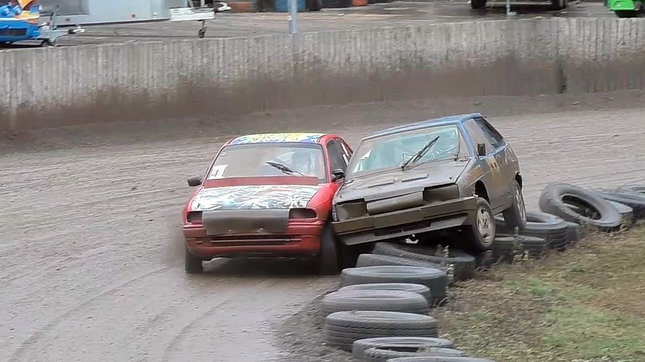 Трековые автогонки. "Рождественская гонка". Все заезды / Легенды СССР, Дивизион-2000 (27.12.2025)