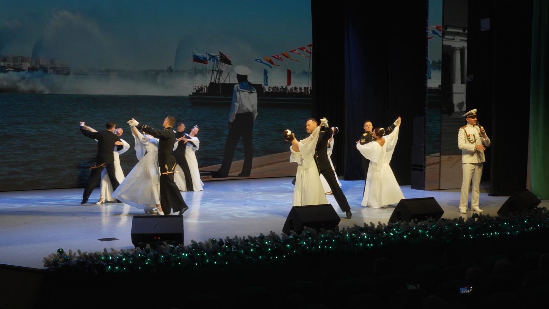 В Севастополе прошла церемония награждения лучших учеников и педагогов допобразования