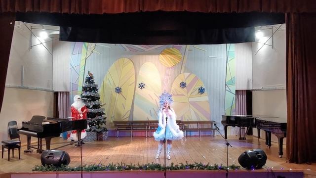 Столярова Ангелина. Муз. Андрея Эшпая, сл. Евгения Евтушенко «А снег идет...».