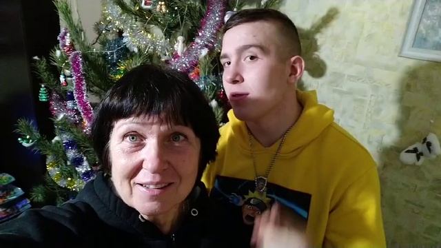 Шаповалов Егор: "С новым годом. Любите в Россию"