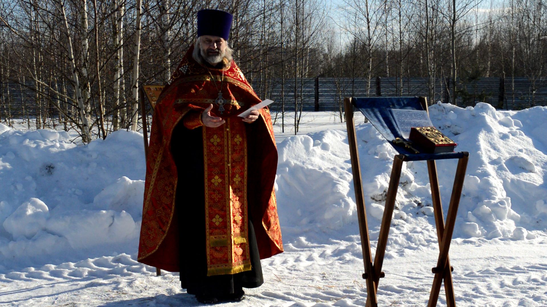 Молебен на месте строительства храма
