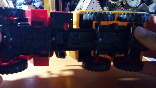 Шикарная моделька Урал 4320 самосвал от фирмы плей смарт со светом и звуком. Обзор про машинки.