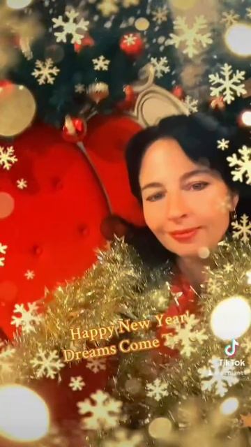 С Новым годом! С Новым Счастьем!  Музыка 🎵 @volanicky  #сновымгодом #сновымсчастьем #поздравляю