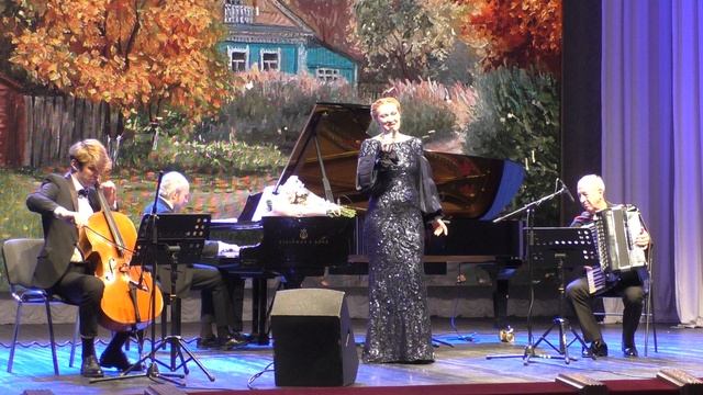 "Сыпь тальянка звонко". Поёт великолепная Анастасия Лысякова - солистка Новосибирской филармонии