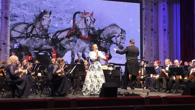 "Птица-тройка". Поёт великолепная Анастасия Лысякова в сопр. русского академического оркестра