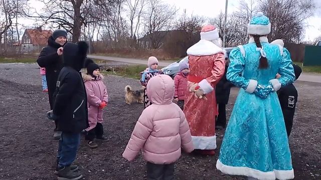 Дед Мороз и Снегурочка были у нас в деревне