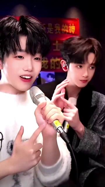 夏小夏 - 峰峰疯了"Дай мне"