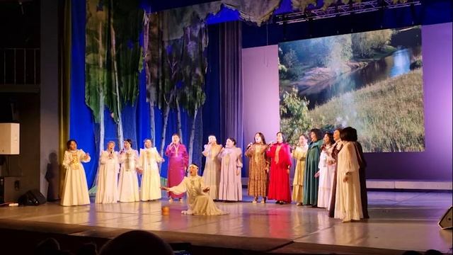 Ансамбль "Туймаада" исполняет песню "Келукэчээн" (Озерко) 23.12.2025 г.