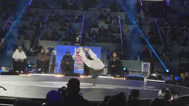 BreakDance | Breaking - Power Move and Footwork Footworking