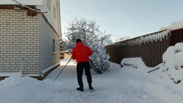 Разминка с двуручным мечом Цзянь в деревне на Новый год (01.01.2026)-2