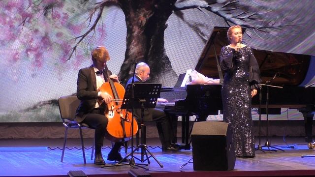 "Любовь - оружию под стать" Поёт великолепная Анастасия Лысякова. Новосибирская филармония