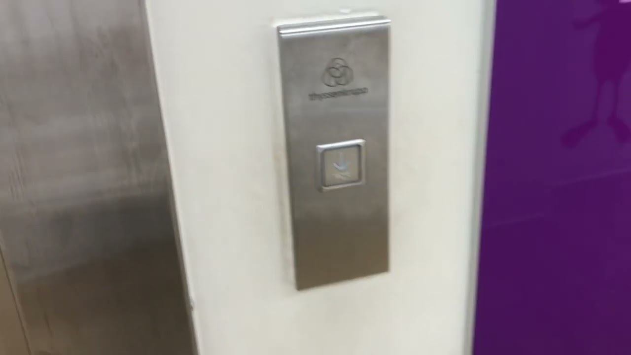 Лифт ThyssenKrupp Simplycity 2020 года выпуска // Улица Всеволода Вишневского, 4А