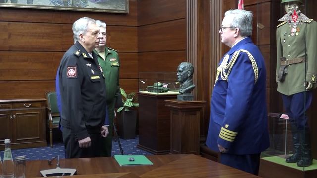 Передача контроллера БПЛА ВСУ военному атташе США.