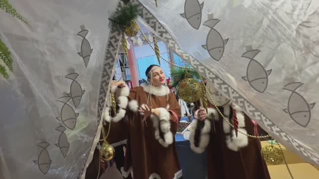 Нарядный декабрь: кабинеты украшены в стилистике народов России