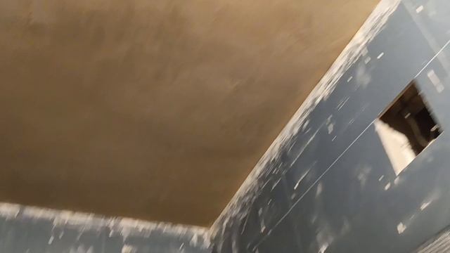потолок в ванной из штукатурки самому