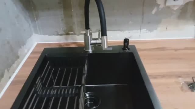 Ремонт  столешницы, установка смесителя, люк для газового крана.