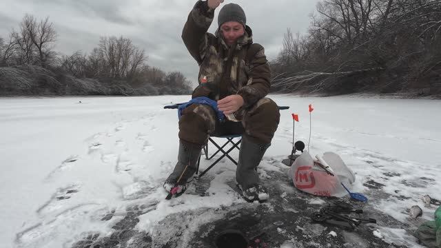 Первый лёд 2026г. Рыбалка на жерлицы.  Волжский Волгоградская обл.
