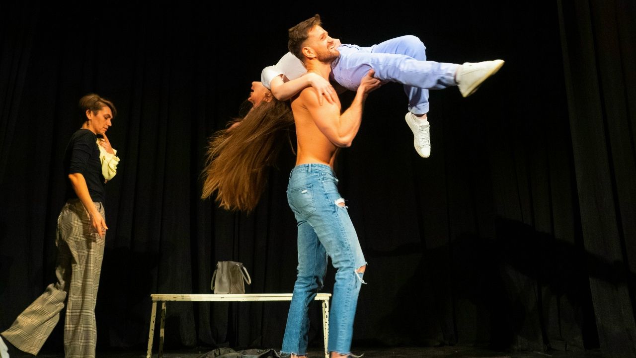 Пластический этюд "Эффект бумеранга".