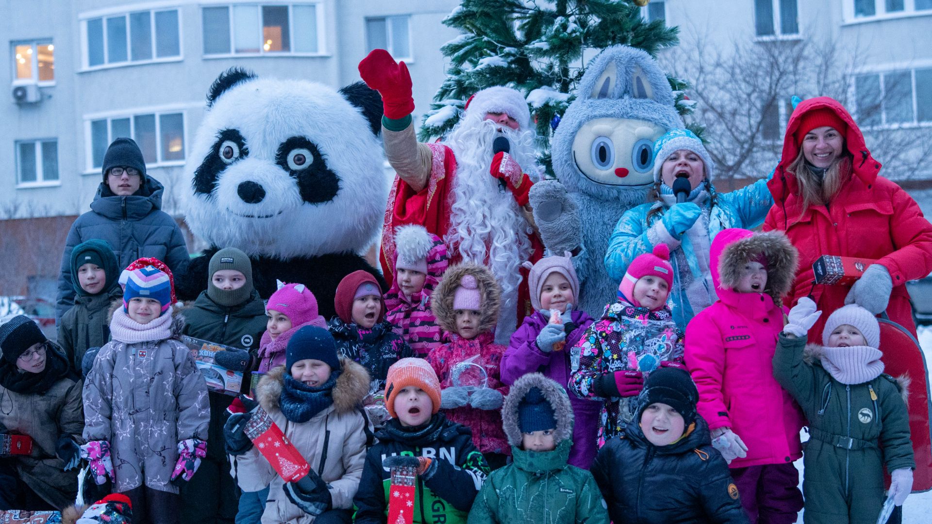 Новогодний праздник двора 31 декабря 2025