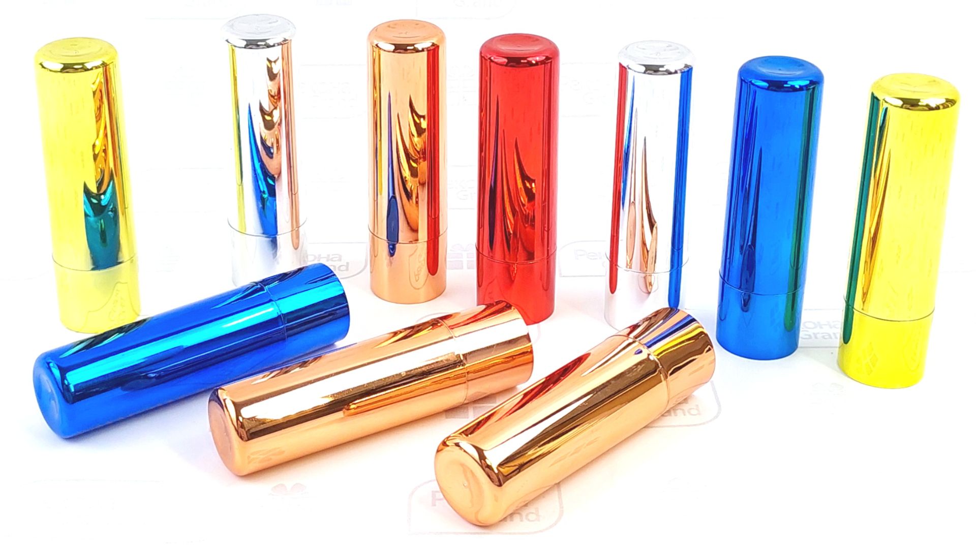 Помады в корпусе металлик BASIL