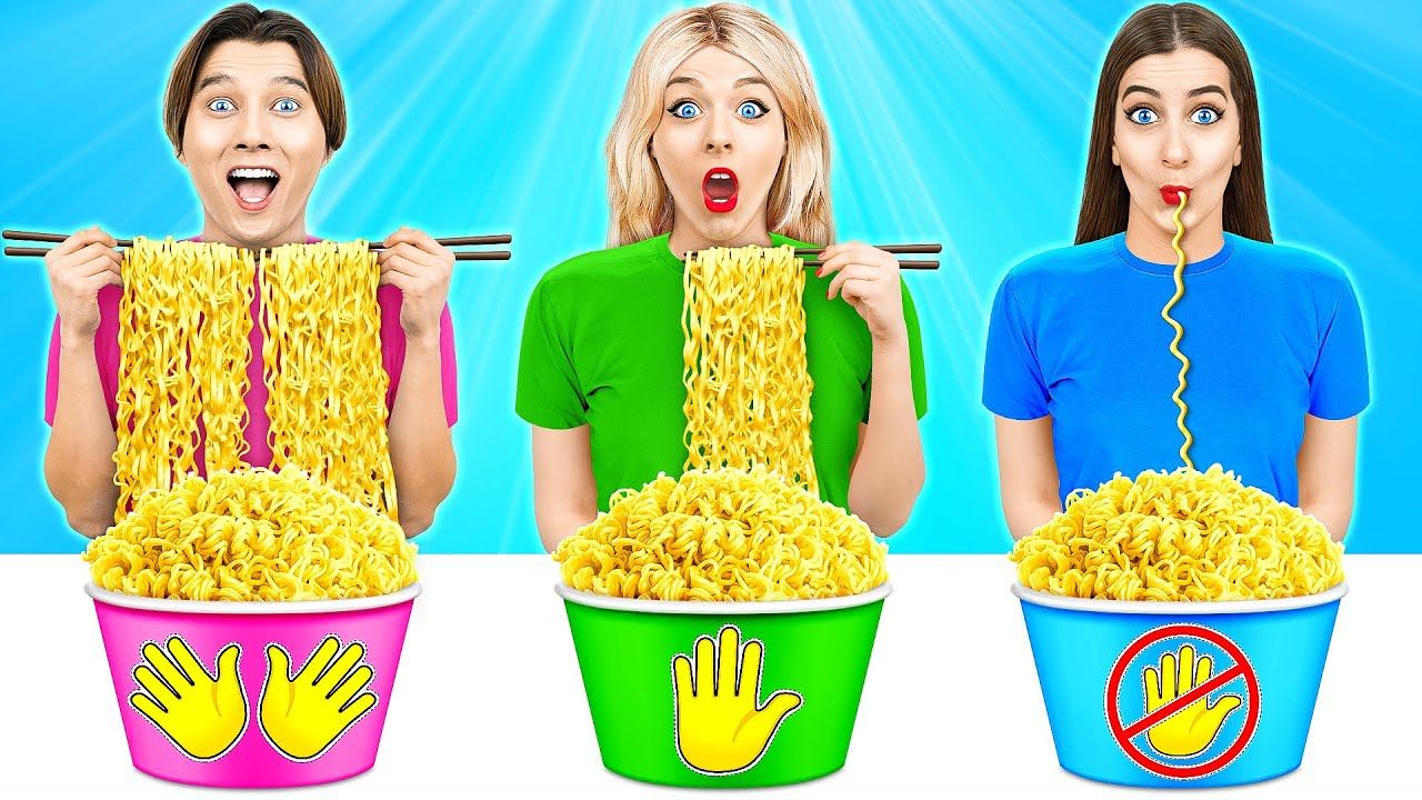 Едим Без рук vs Одной рукой vs Двумя руками Челлендж #3 | Смешные ситуации с едой Multi DO Challenge