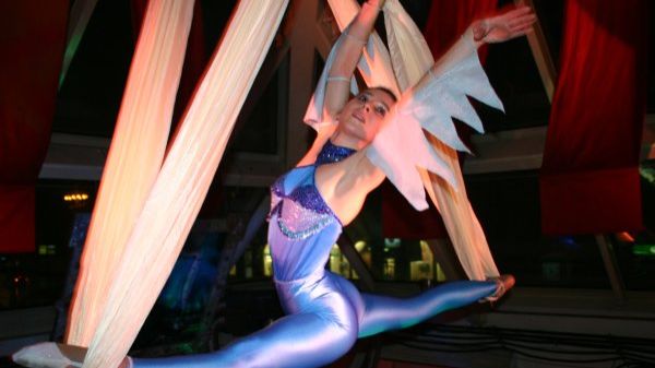 В Новогоднюю ночь "Мир воздушной гимнастики" подарил всем улётное настроение, восторг и восхищение!