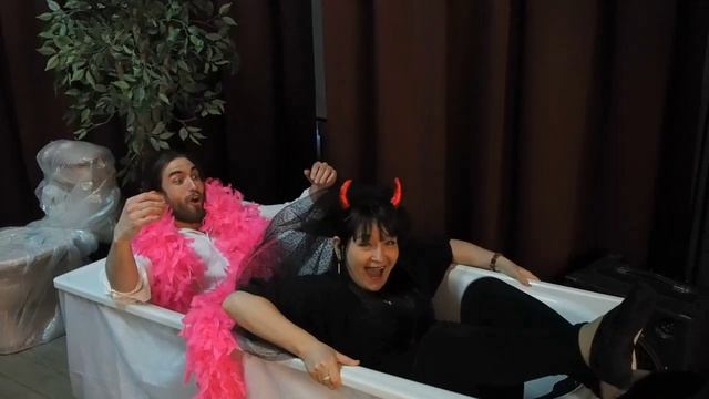 Бэкстейдж спектакля  "ЧЕРТОВ РАЗВОД"  по пьесе Михайличенко Елизаветы и Юрия Несиса.