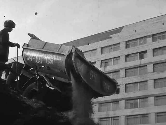 1975 год. Тюмень. Строительство I очереди II городской больницы.