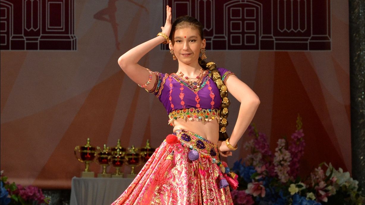 Машкова Любовь: Южно-Индийский народный танец "Тамильский бит".