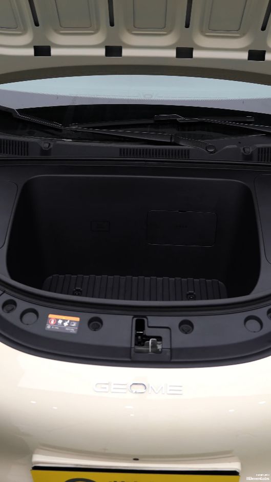 Geely Xingyuan - Пошаговое объяснение того, как открывать и закрывать переднее багажное отделение