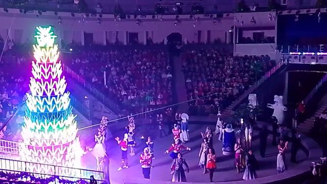 новогоднее цирковое представление тропикана-1001 песенка